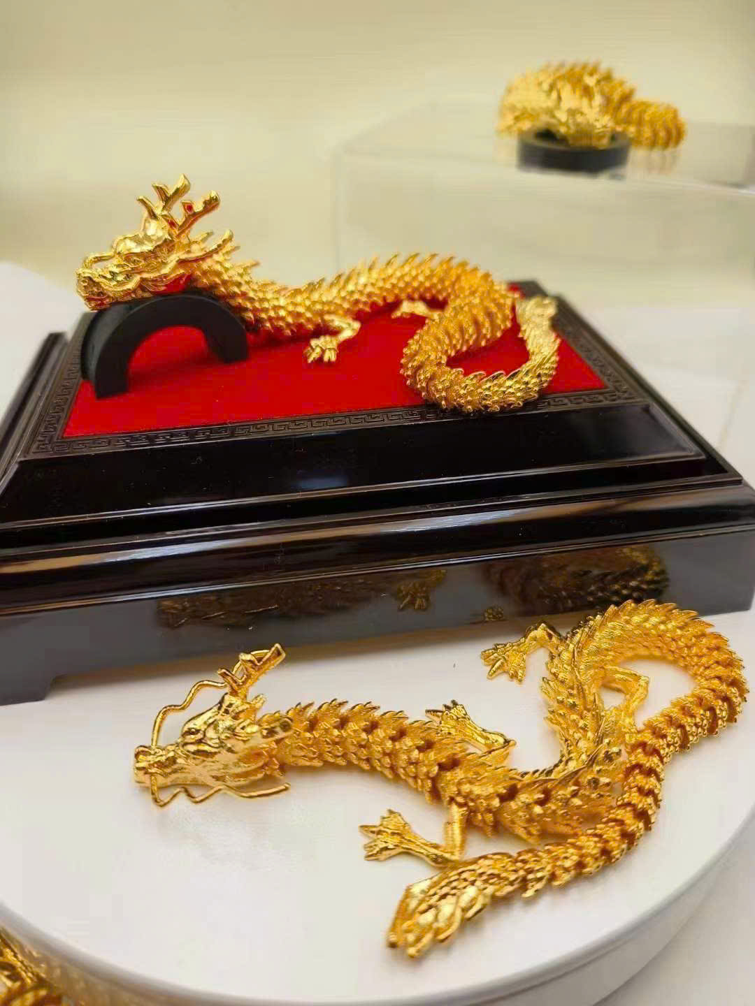 In 3D Sla và Sơn màu con rồng vàng